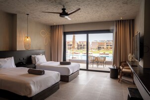 Double Room Superior Pool View | Frigobar, cofres nos quartos, cortinas blackout, quartos à prova de som