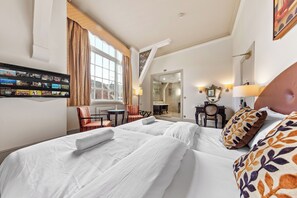 Quarto executivo | Cofres nos quartos, individualmente decorados