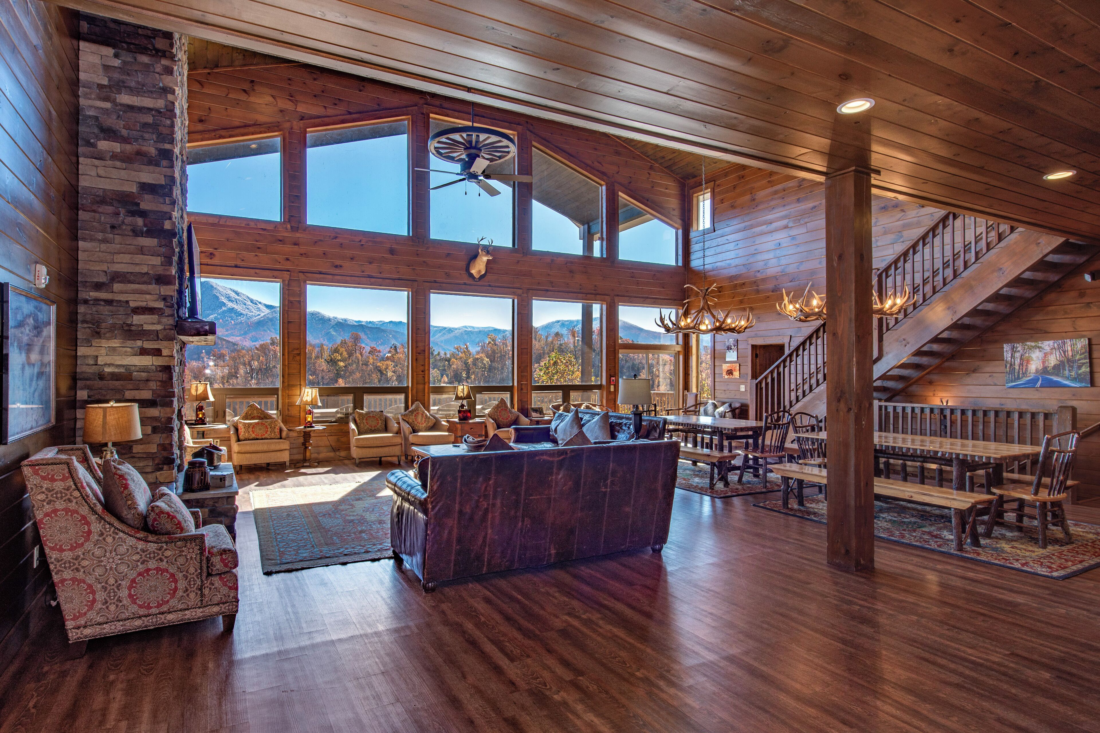Majestic Overlook Beautiful Views. Amazing Sunsets. 12 Bedroom With Theater Room - Gatlinburg, TN