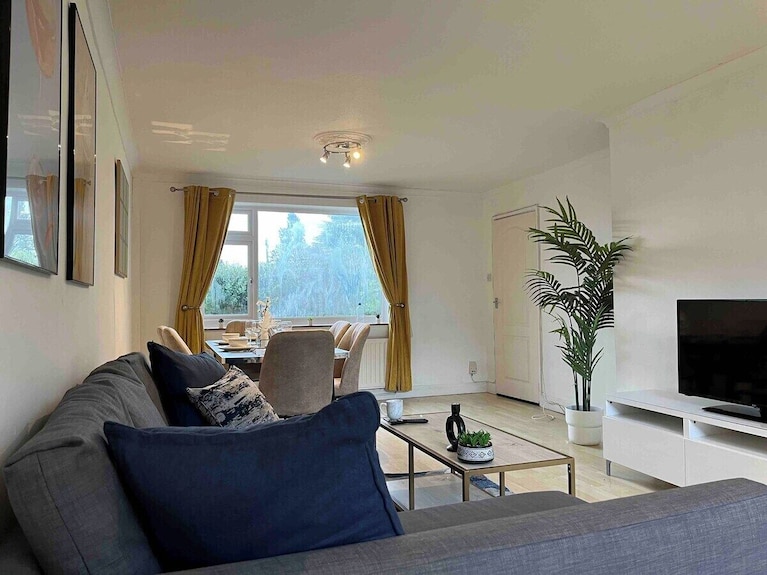 3 Bed House Tunbridge Wells With Parking - Sleeps 7 - Royal Tunbridge Wells