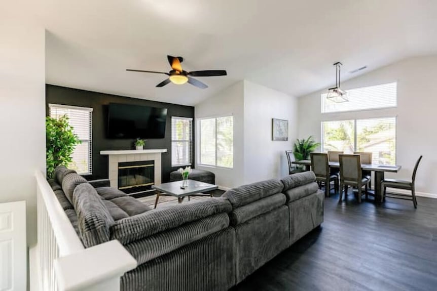 Split-level Nw Bakersfield Home With Outdoor Oasis\n - California