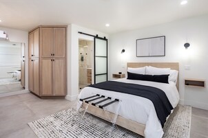 Roupas de cama premium, edredons de pluma, camas com colchões pillow-top