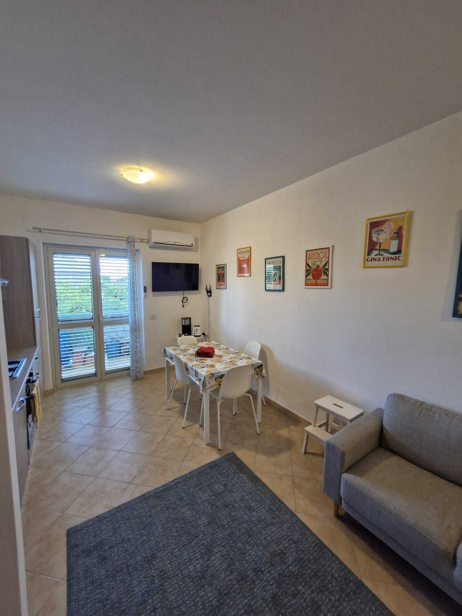Spacious 2-bed Apt In Calabria-with Pool And Ac, And 5 Minutes Walk To The Beach - Roccella Ionica