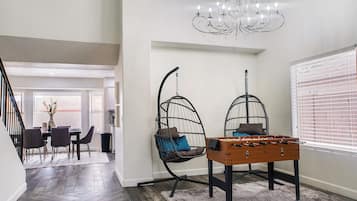 Casa, várias camas, acesso à piscina, Vista para a cidade (Windsor Phoenix) | Interior