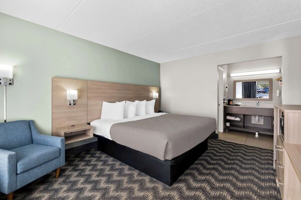 Quality Inn Nashville - Opryland Area - Hendersonville, TN