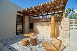 Penthouse de Luxo, 2 quartos, piscina privativa, vista para o parque (Attha C3 - Nirvana) | Terraço/pátio interior