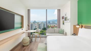 Minibar, cofre no quarto, secretária