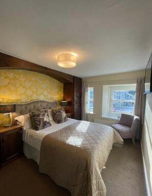 Ferro/tábua de engomar, roupa de cama fornecida 