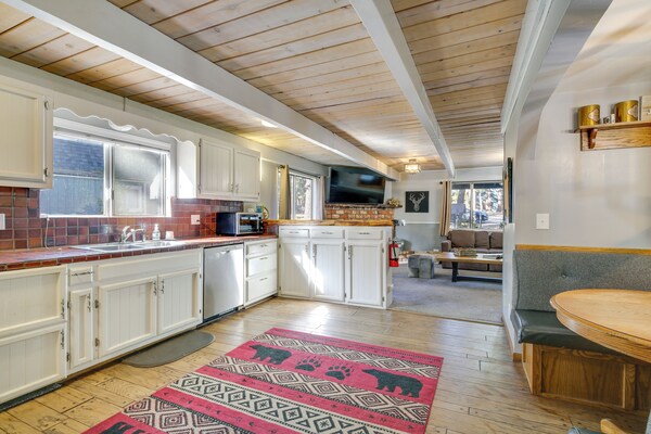 2 Mi To Lake & Skiing: Big Bear Family Cabin - Big Bear Lake, CA