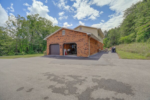 Peaceful Bluff City Retreat W/ Fire Pit & Grill - Wilbur Lake, TN