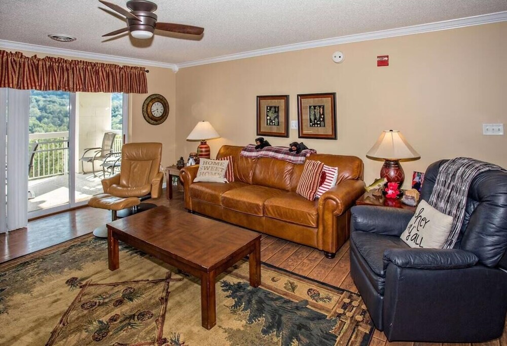 2 BR | 2 Pools | Lazy River | Updated | Mtn View - Pigeon Forge | Vrbo