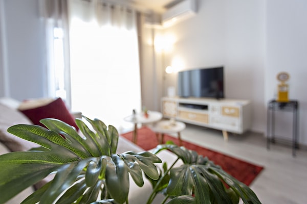 Gulbenkian In Faro With 2 Bedrooms And 1 Bathrooms - Faro