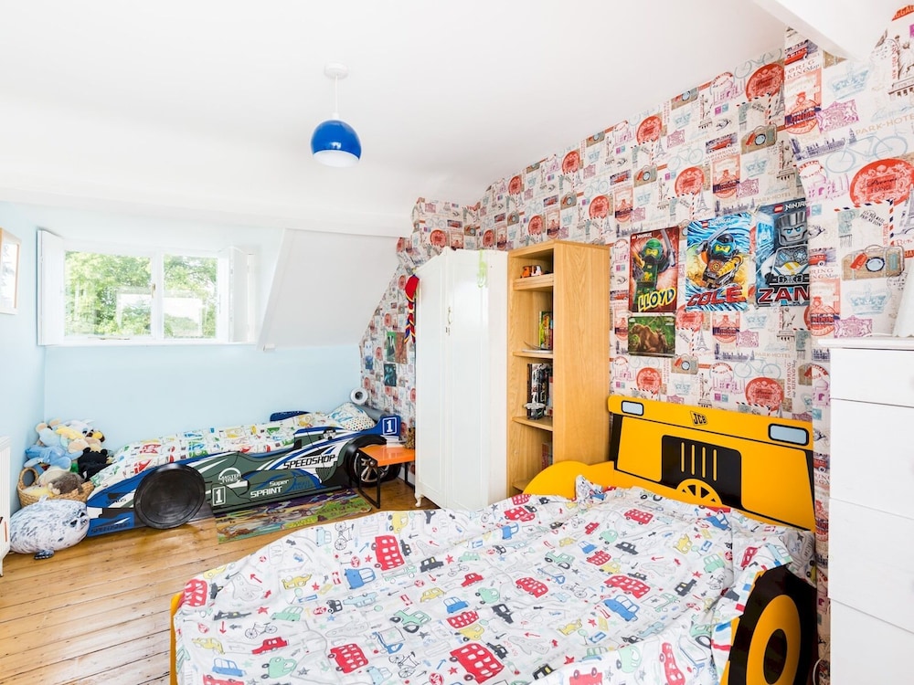 Unique & Large Family Home, Central Leamington Spa | Pass The Keys - Royal Leamington Spa