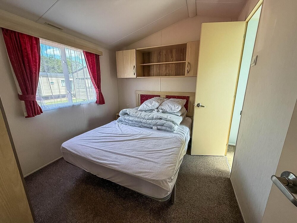 Fantastic 6 berth caravan at Haven Skegness Holiday Park ref 88028HR ...
