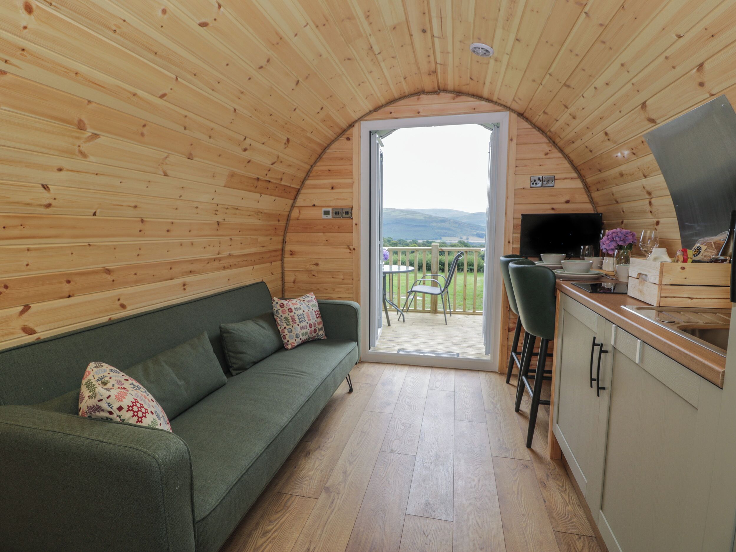 Tarrenhendre Pod, Romantic, Character Holiday Cottage In Tywyn - Tywyn