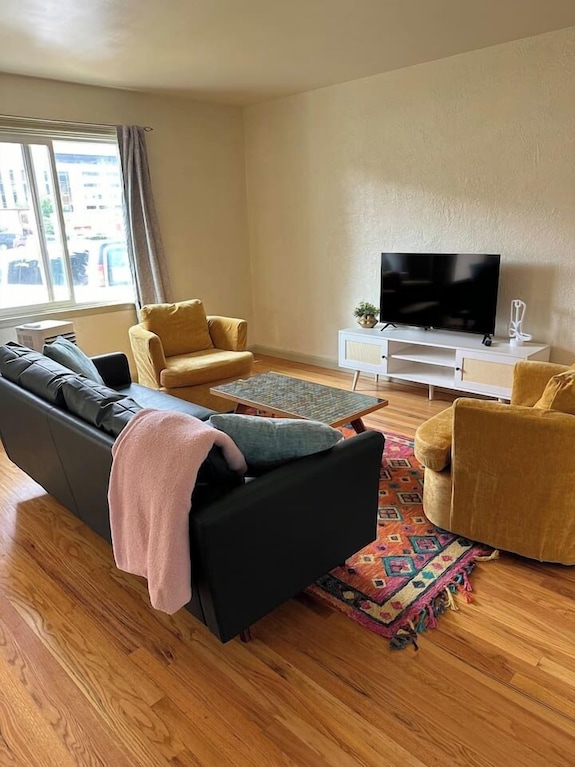 Vintage Delight Right Across From Campus! - Wyoming