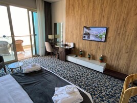 Frigobar, Wi-Fi de cortesia, roupa de cama