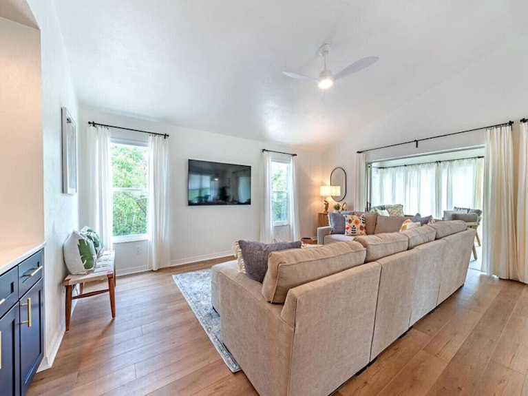 Bonita Breeze | Walk To Beach, Outdoor Games, Fire Pit + More - Bonita Springs, FL