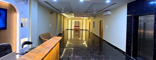 Hotel Vrinda Niddhivan- Near Prem Mandir - Vrindavan