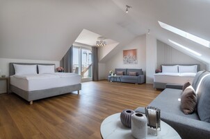 Apartamento superluxo, 2 quartos, terraço, vista para a cidade | Cortinas blackout, quartos à prova de som, ferros/tábuas de passar roupa