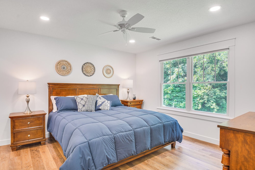 Newly Built Home Near Morrison Rockwood State Park - Morrison, IL