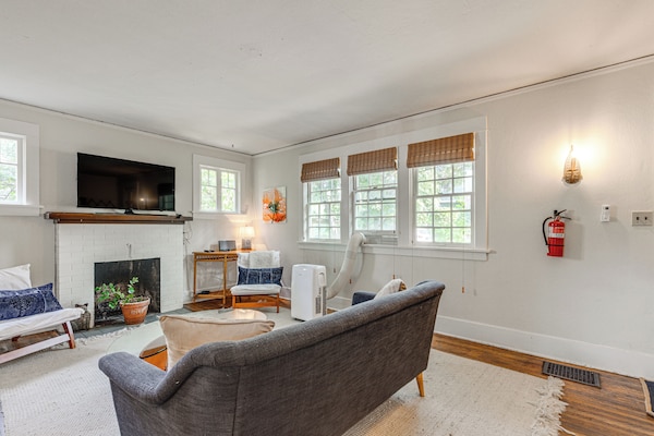 Dog-friendly 'Columbia Cottage' In Hood River! - Mount Hood, OR