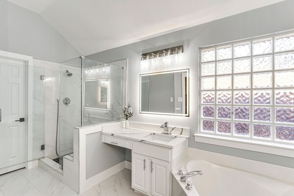 2 Living Areas, Fireplace! Gem 11 Mi To Fort Worth - Fossil Creek Boulevard – Fort Worth
