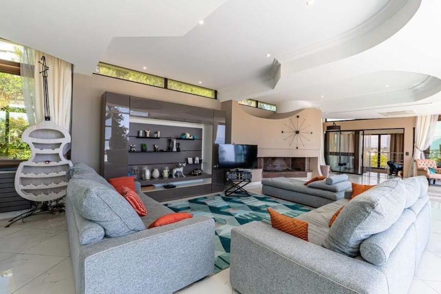 Belle Villa Contemporaine à Super Cannes, Offrant Une Magnifique Vue Mer - Antibes