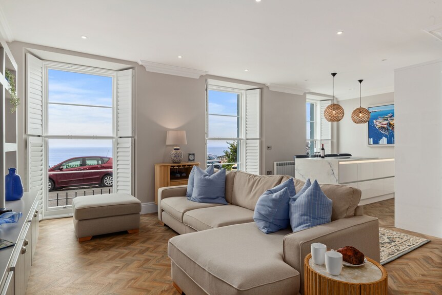 3 Croft House - Beach Front, Sea Views, Parking - Saundersfoot