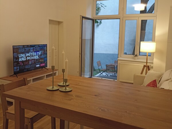 170sqm With Private Garden, 9 Bedrooms, 2 Kitchens - Vienne