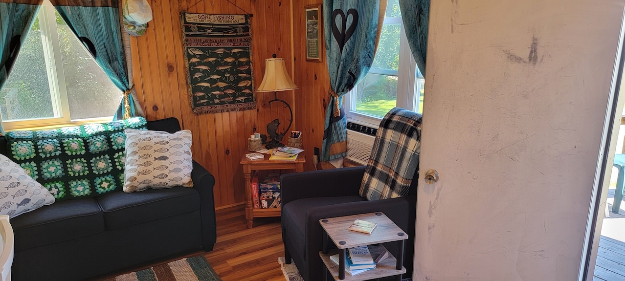 Cozy 2 Bedroom Seasonal Cottage Located On Chippewa Bay, On St. Lawrence River - State of New York