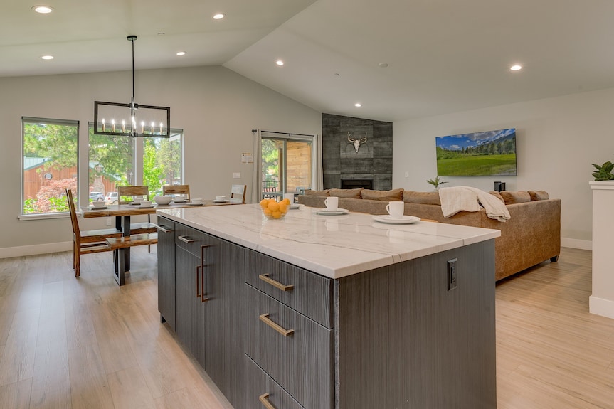 New! Ac, Hot Tub, Grill, Newly Built, Open Floor Plan, Wifi, 5 Of 6 Emerald Bay Villa - South Lake Tahoe, CA
