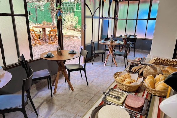 Pequeno-almoço tipo buffet diário incluído