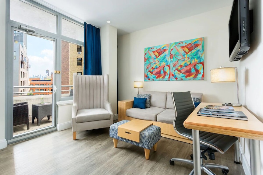 Pets Allowed, Ny Studio With Terrace, Arthouse Hotel New York City - Ridgewood - Queens NY