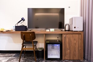 Quarto Duplo Comfort, varanda | Cortinas/cortinados opacos, Wi-fi grátis 