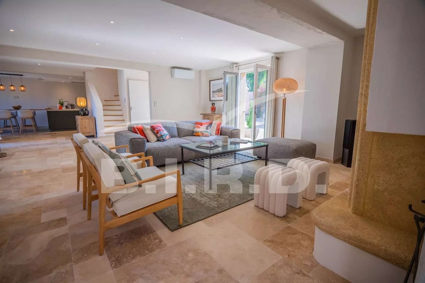 In Gassin, In Een Gewilde Omgeving Rustig En Zeer Veilig. Het Ligt Op Een Ideale Locatie Dicht... - Le Plan-de-la-Tour