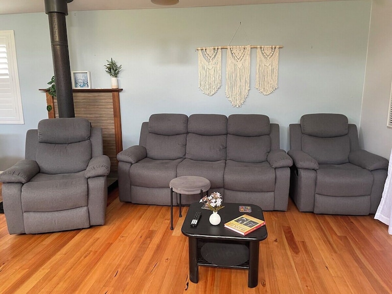 Newly Furnished 4-bedroom House In Fabulous Fishing Point With Water Views - Belmont