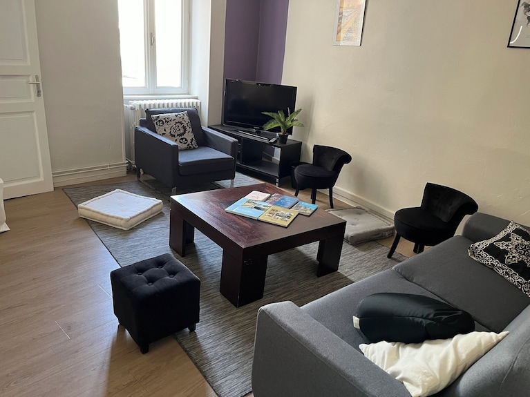 Appartement Centre-ville Charolles (9/11 Personnes) - Charolles