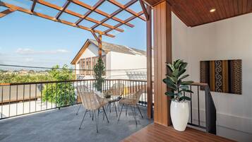 Villa Standard, vista para a piscina | Vista da varanda