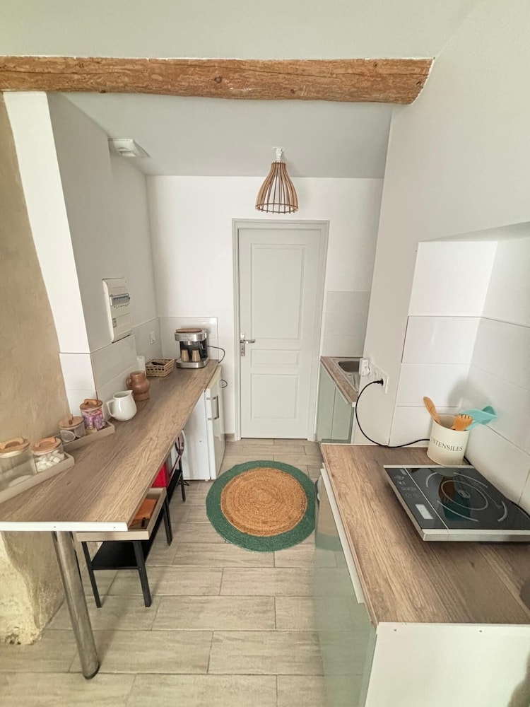 Studio Avec Piscine, La Nîmoise - Nîmes | Vrbo