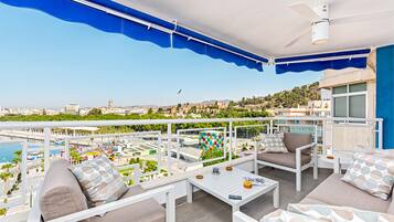 Apartamento Deluxe, vista para a baía | Terraço/pátio interior
