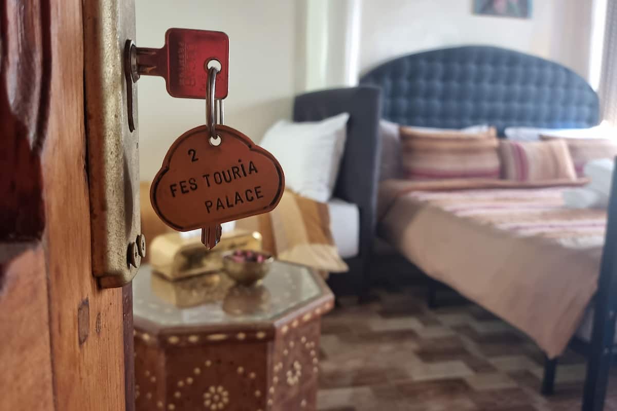 Quarto quádruplo, vista para o pátio | 1 quarto, roupas de cama de algodão egípcio, roupas de cama premium