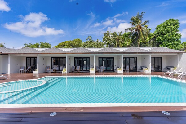 Hakuna Maldives - Maldives