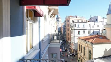 Balcony Double Room with Galata View | Vista do quarto