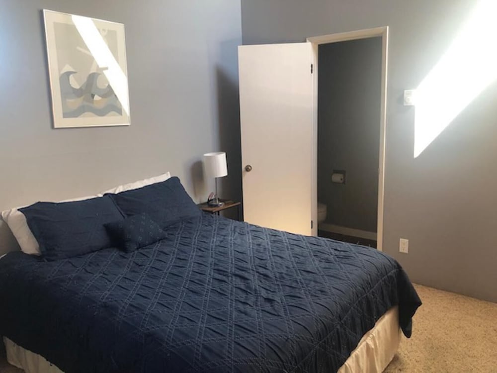 Jl 802: 2 Bedroom Condo, Walking Distance To Restaurants! - White Rock