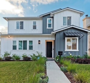 Luxe 5BD Escape in Fabulous Culver City / minutes from Beach 口コミ、宿泊料金 ...