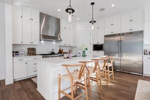 Luxe 5BD Escape in Fabulous Culver City / minutes from Beach 口コミ、宿泊料金 ...