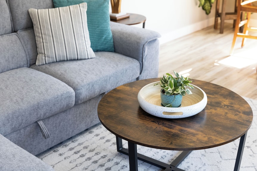 Beautiful 3 Bedroom House W/ Hot Tub, Sauna & Private Yard - 2 Minutes To Rmr - レブルストーク