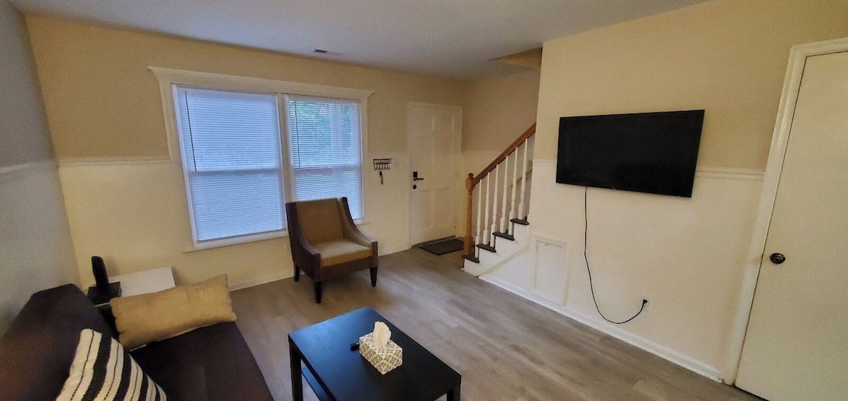Big Parking -2-bedroom With Ac And Wifi In Brilliant Raleigh - Raleigh