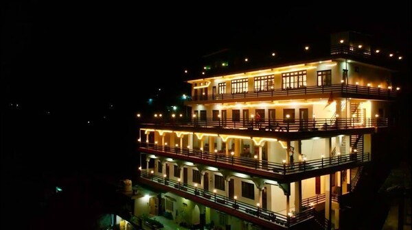 Shivlinga Villa - Barkot